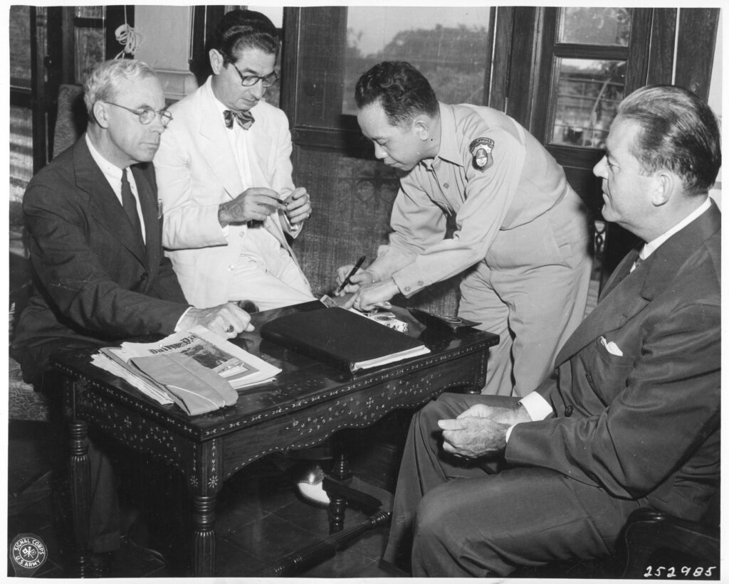 Short Snorts, Long Legacies: The World War II Club of the “Short ...