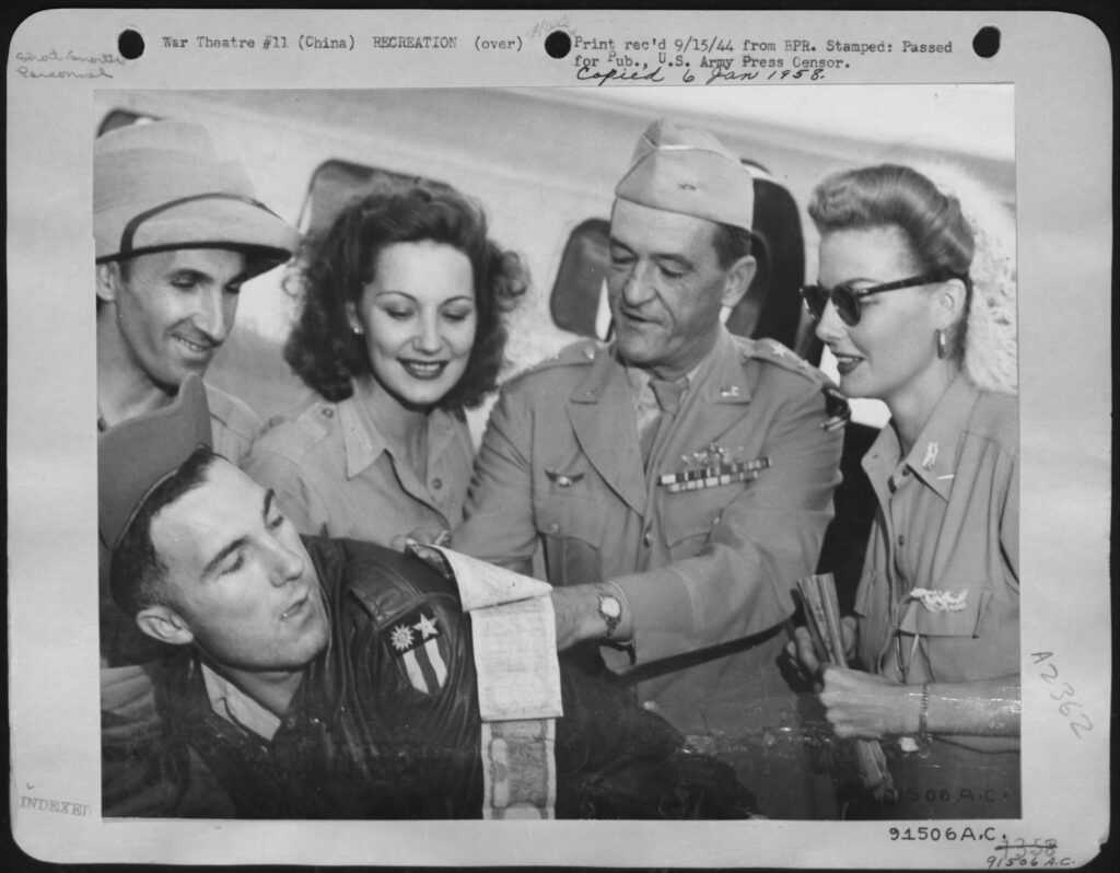 Short Snorts, Long Legacies: The World War II Club of the “Short Snorters” – The Unwritten Record